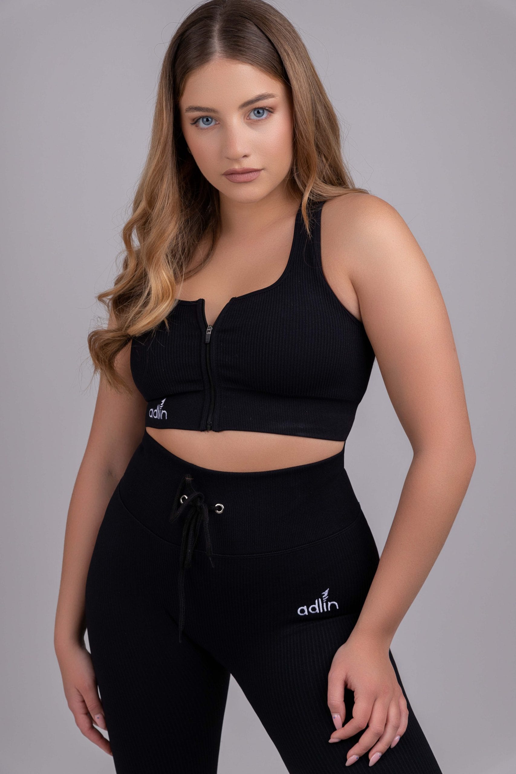 טופ ROYAL שחור - Adlin