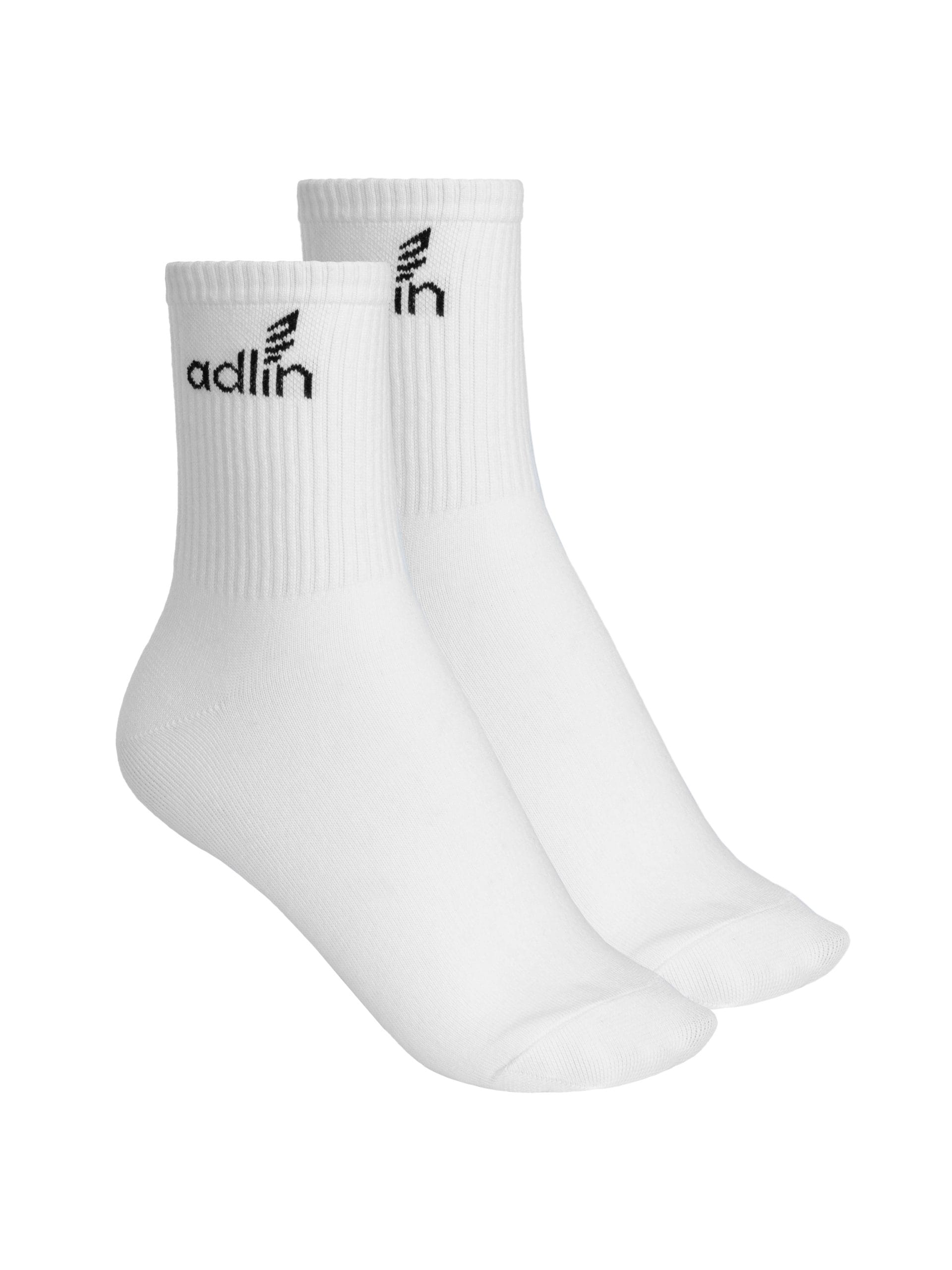 הוספת גרבי מותג להשלמת הלוק - Adlin